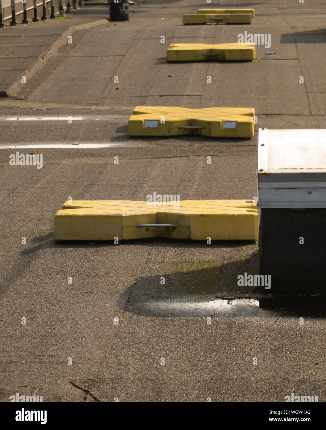 Yellow barriers hi-res stock photography and images - Alamy