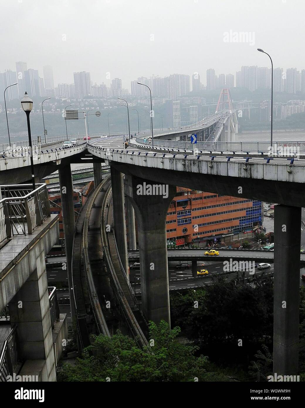 Highway bridges and city bridges hi-res stock photography and images ...
