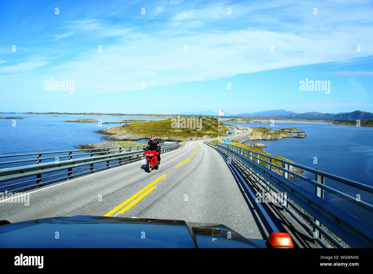 Sea road bridge hi-res stock photography and images - Alamy