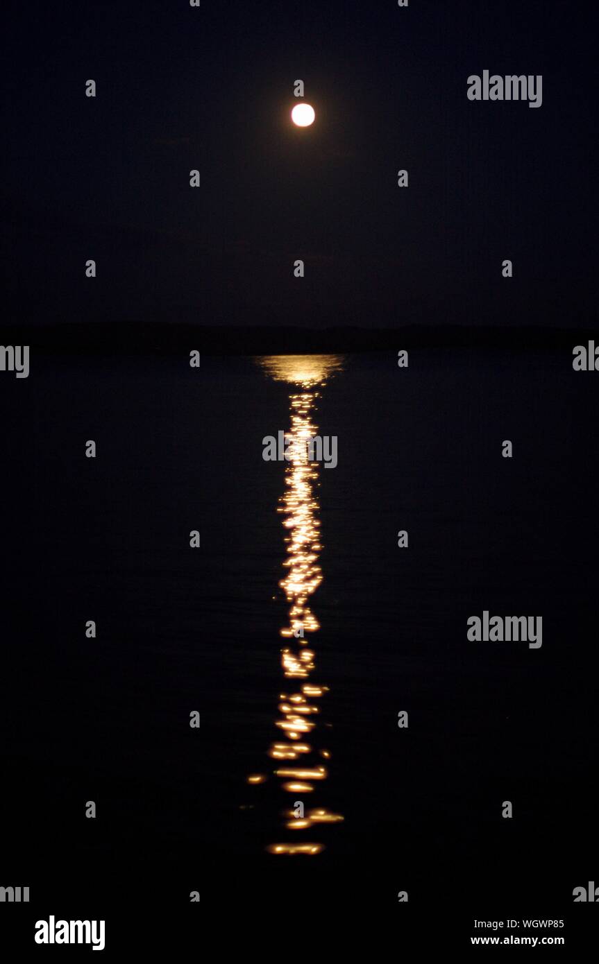 Moonlight sea hi-res stock photography and images - Alamy