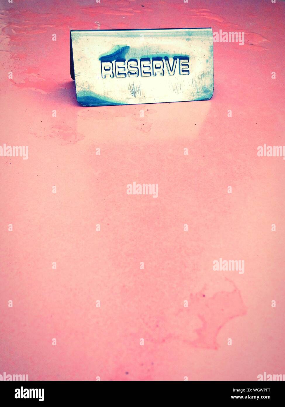 Reserve sign hi-res stock photography and images - Alamy
