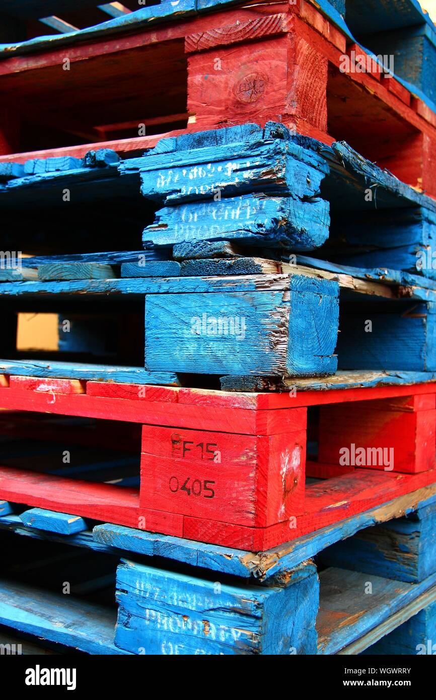 Stack of red crates hi-res stock photography and images - Alamy