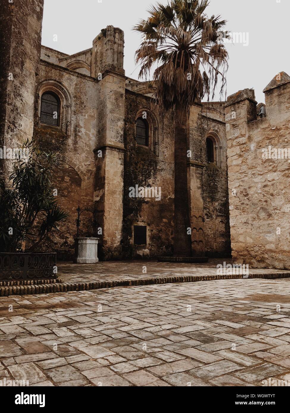 Ruin structure hi-res stock photography and images - Alamy