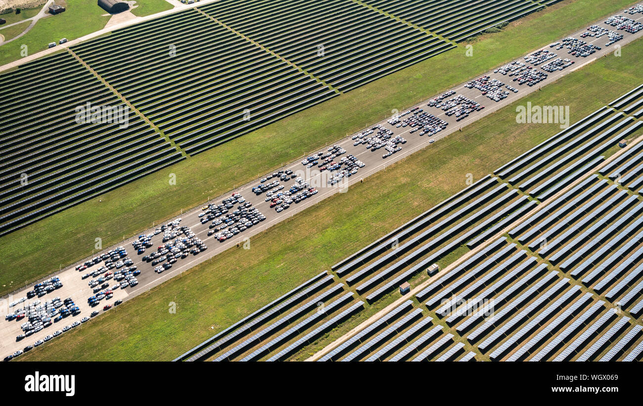 Alhorn, Germany. 30th Aug, 2019. Numerous Mercedes vehicles are ...