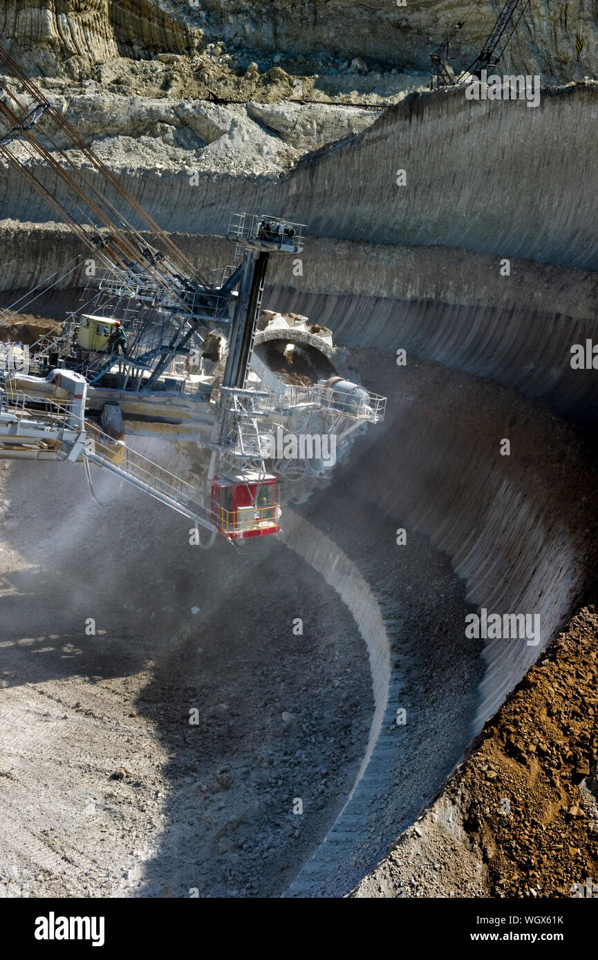 Bucket wheel excavator wheel excavator hi-res stock photography and ...