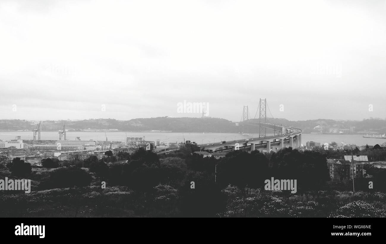 Connection distant hi-res stock photography and images - Alamy