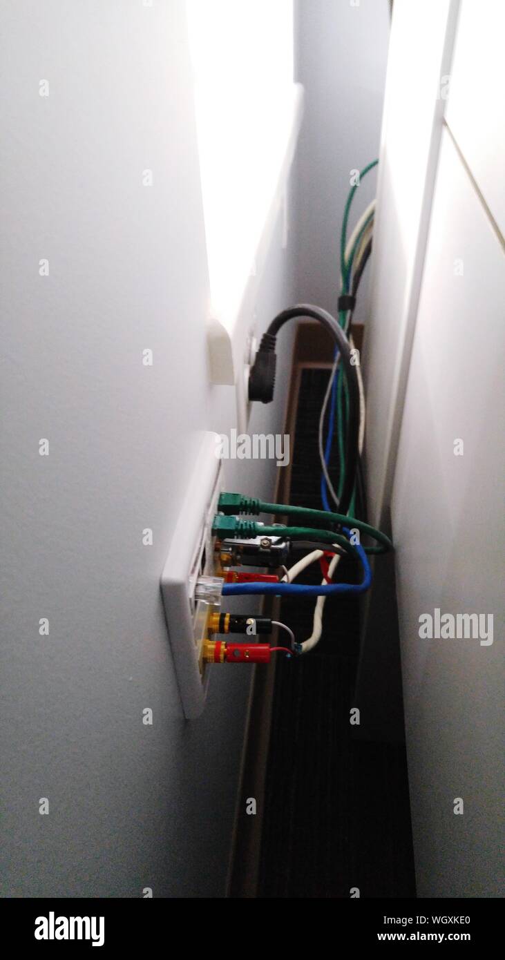 Computer network cable in wall hi-res stock photography and images - Alamy