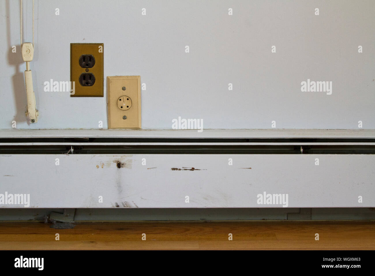 Electrical outlets hi-res stock photography and images - Alamy