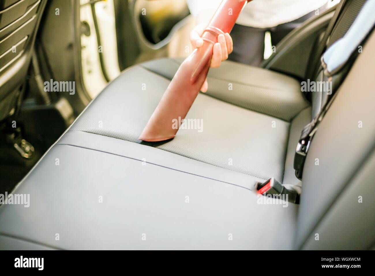 Hand car washing hi-res stock photography and images - Alamy