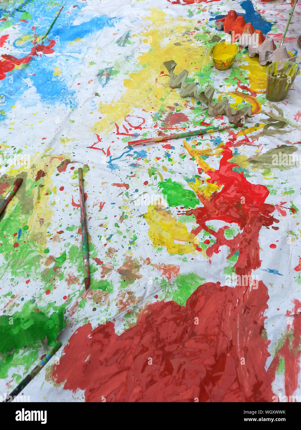 Messy fabric hi-res stock photography and images - Alamy