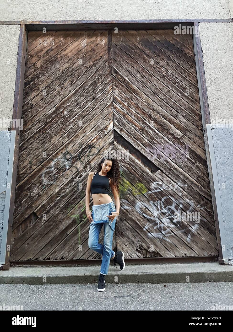 Tall portrait hi-res stock photography and images - Alamy