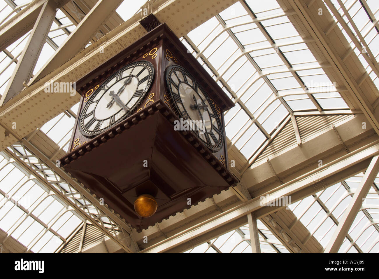Grand clock hi-res stock photography and images - Alamy