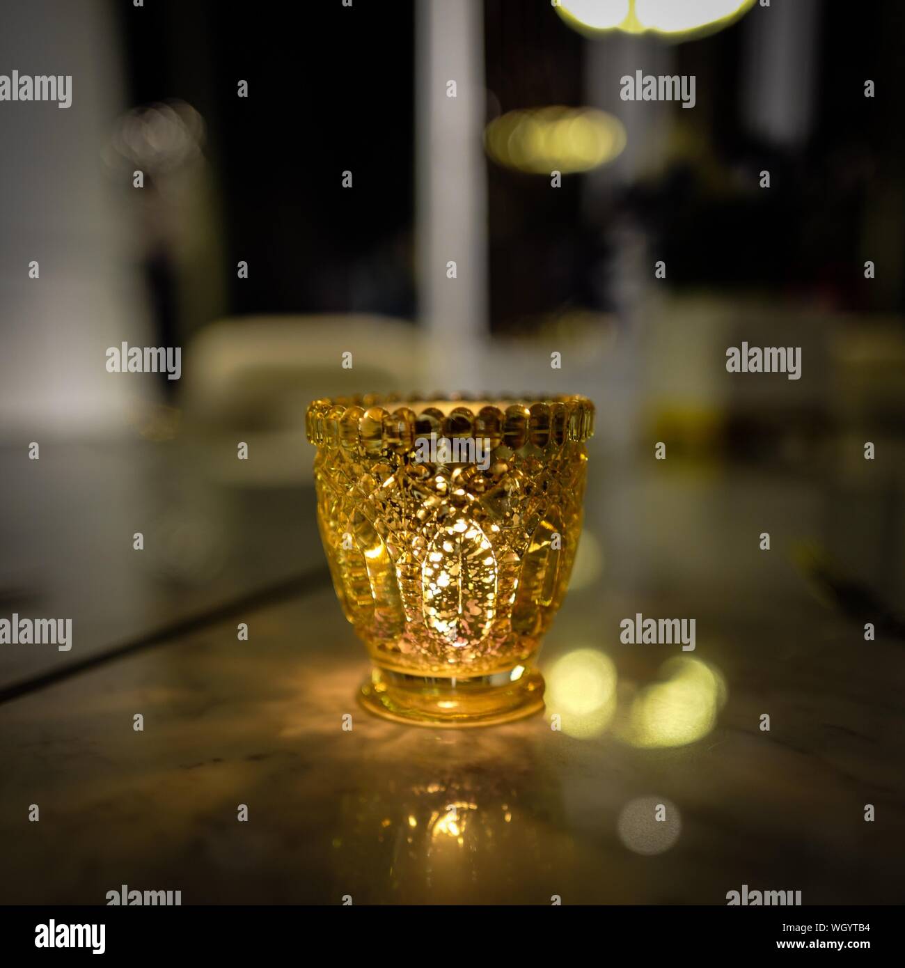 Golden wine hi-res stock photography and images - Alamy