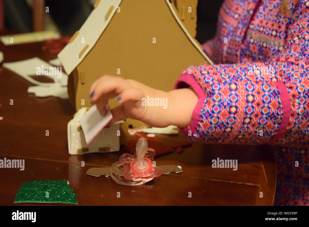 Making house hi-res stock photography and images - Alamy