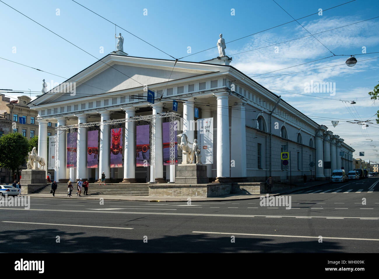 ST. PETERSBURG, RUSSIA - AUGUST 7, 2019: Neoclassical facade of the ...