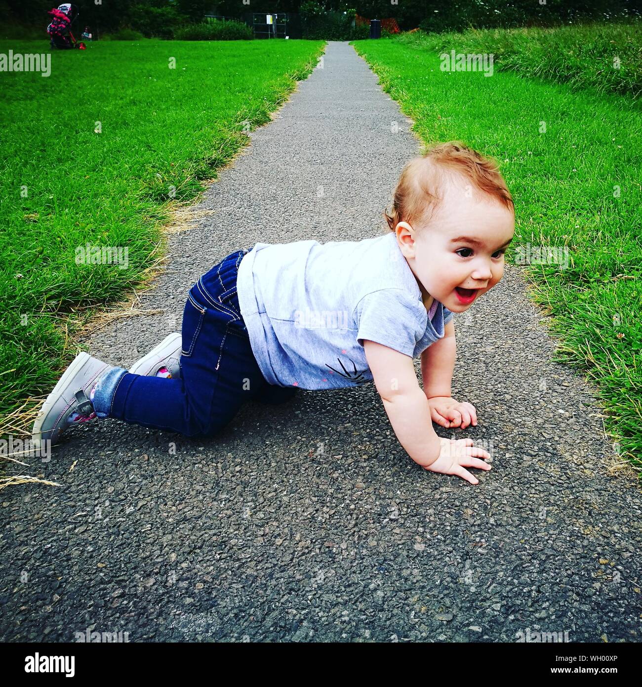 Man crawling hi-res stock photography and images - Alamy