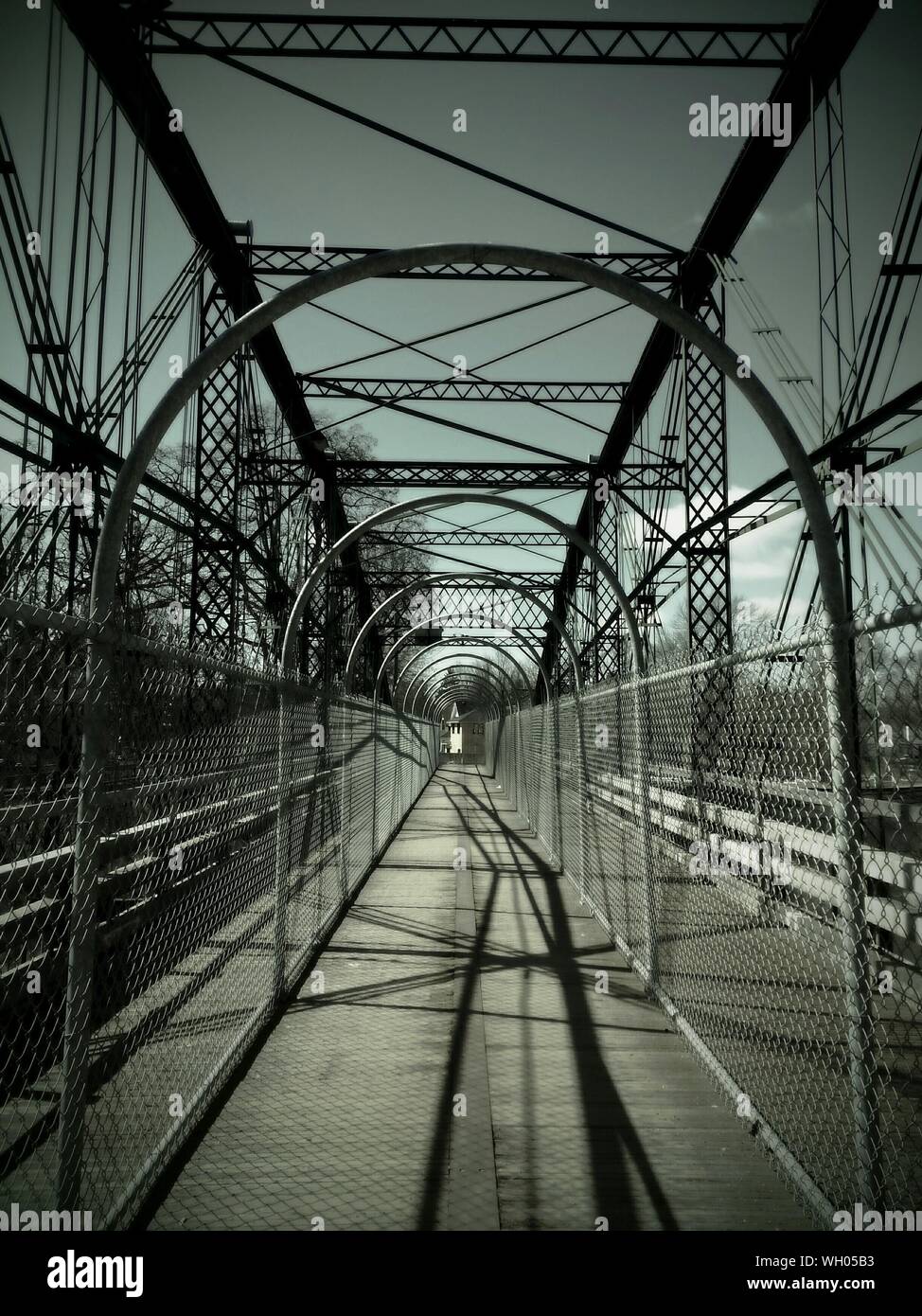 Footbridge over the railway hi-res stock photography and images - Alamy