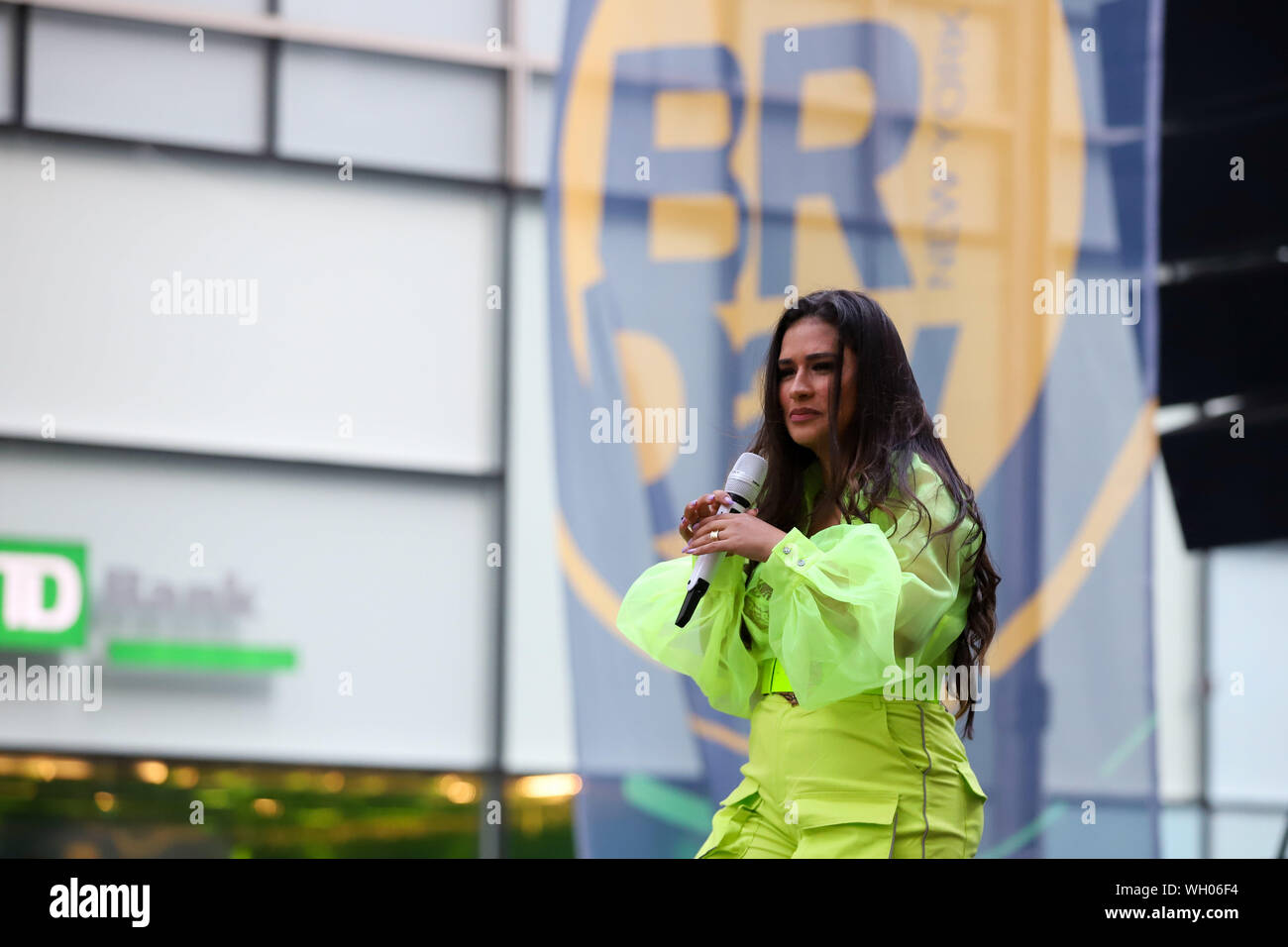 Simone carvalho hi-res stock photography and images - Alamy