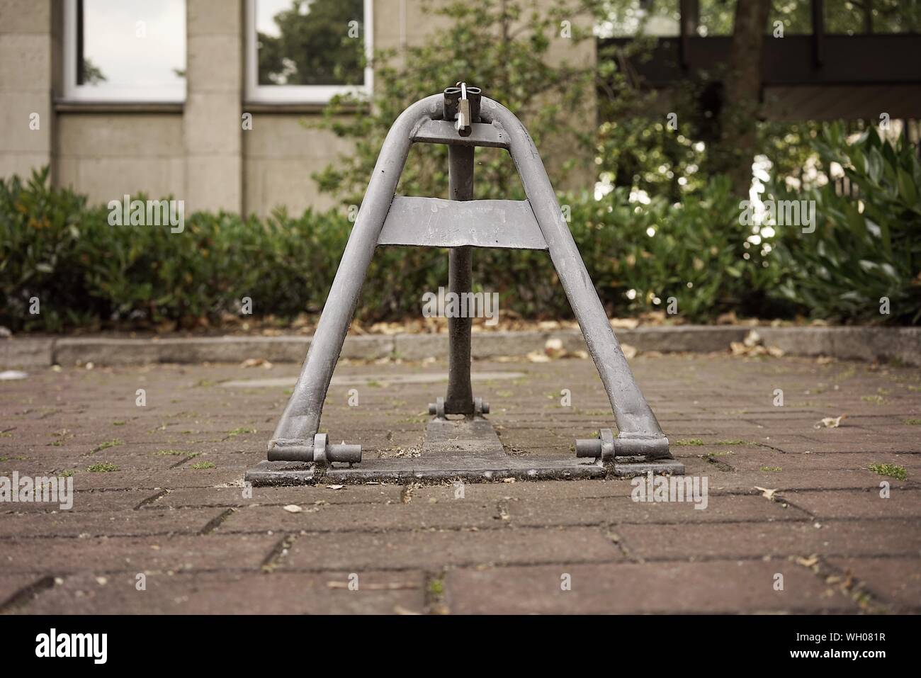 House Barricade High Resolution Stock Photography and Images - Alamy