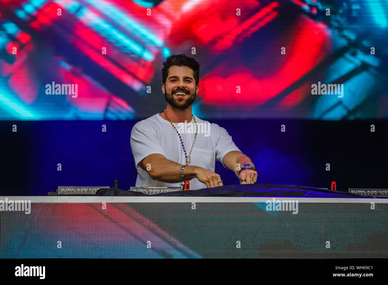 Alok dj hi-res stock photography and images - Alamy