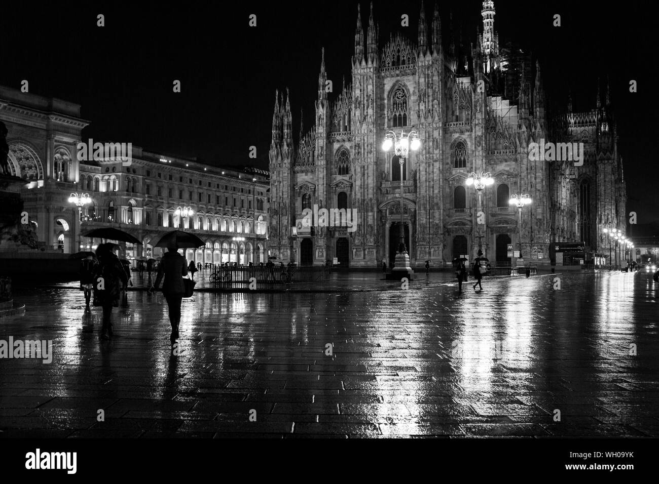 Milan night view Black and White Stock Photos & Images - Alamy