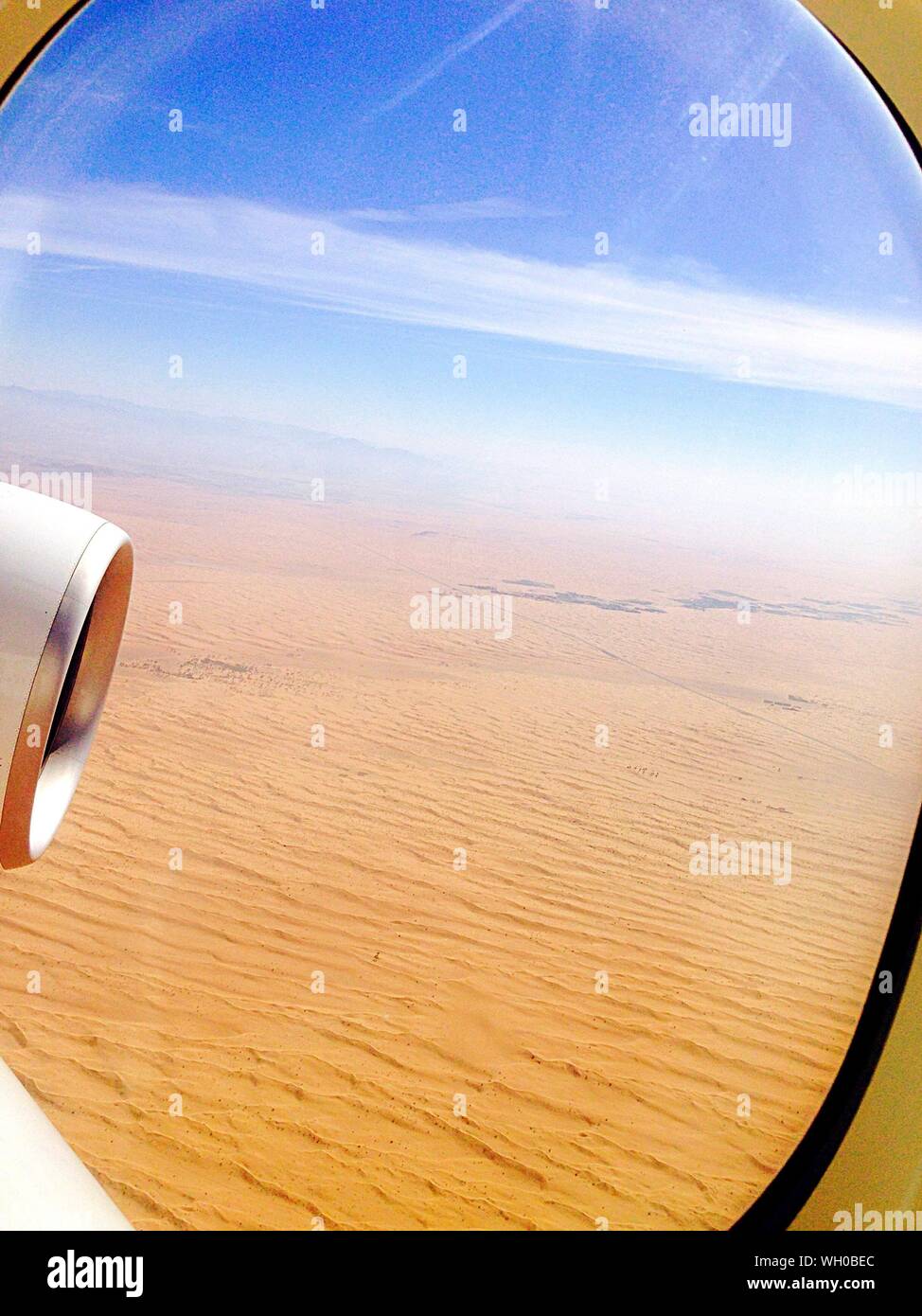 Desert air airplane hi-res stock photography and images - Alamy