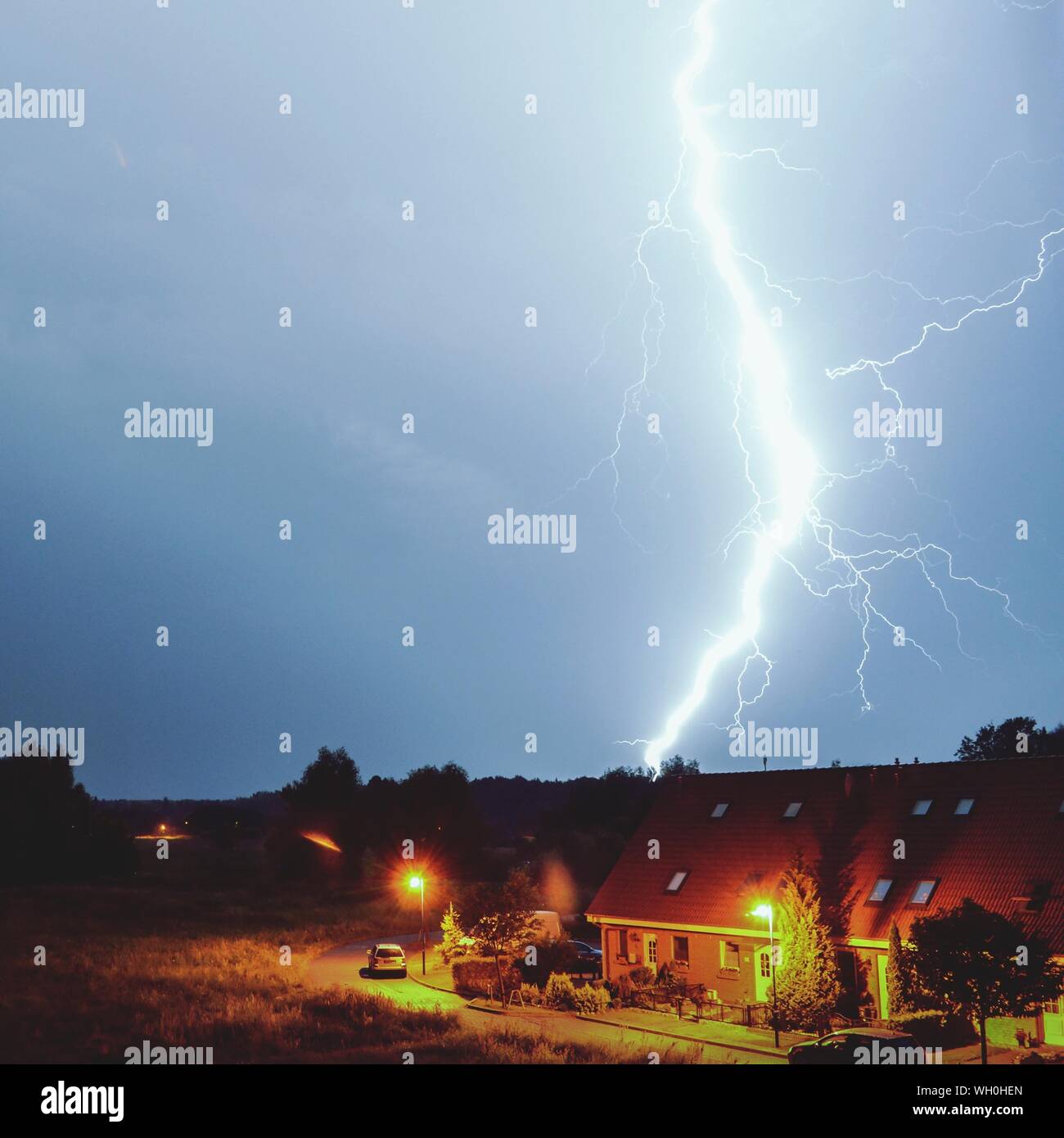 Tree lightning house hi-res stock photography and images - Alamy