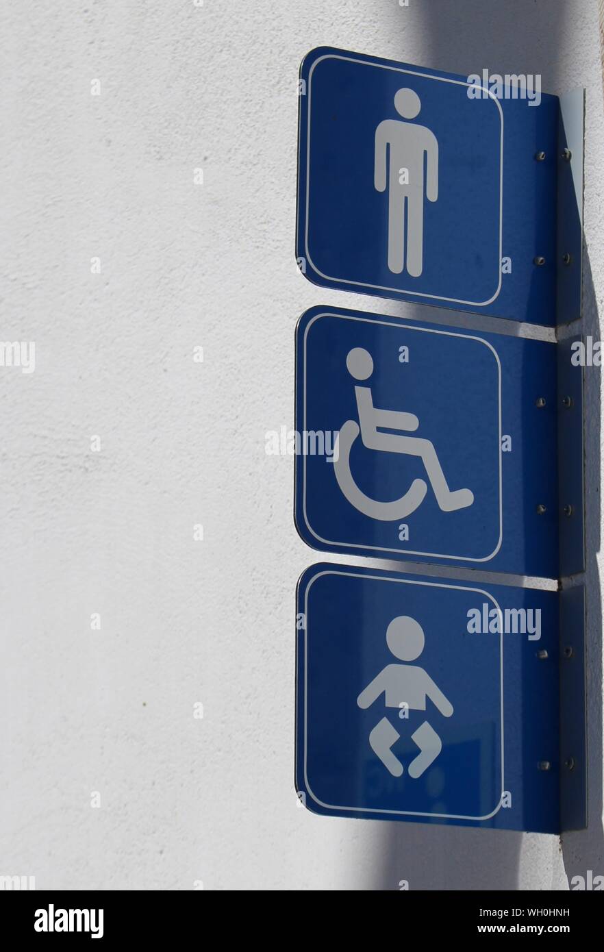 Disabled restroom sign hi-res stock photography and images - Alamy
