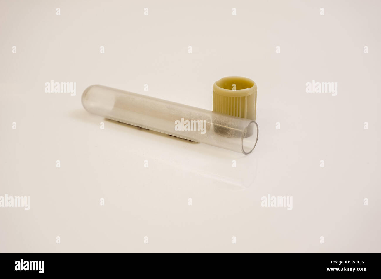 Test tube cut out hi-res stock photography and images - Alamy