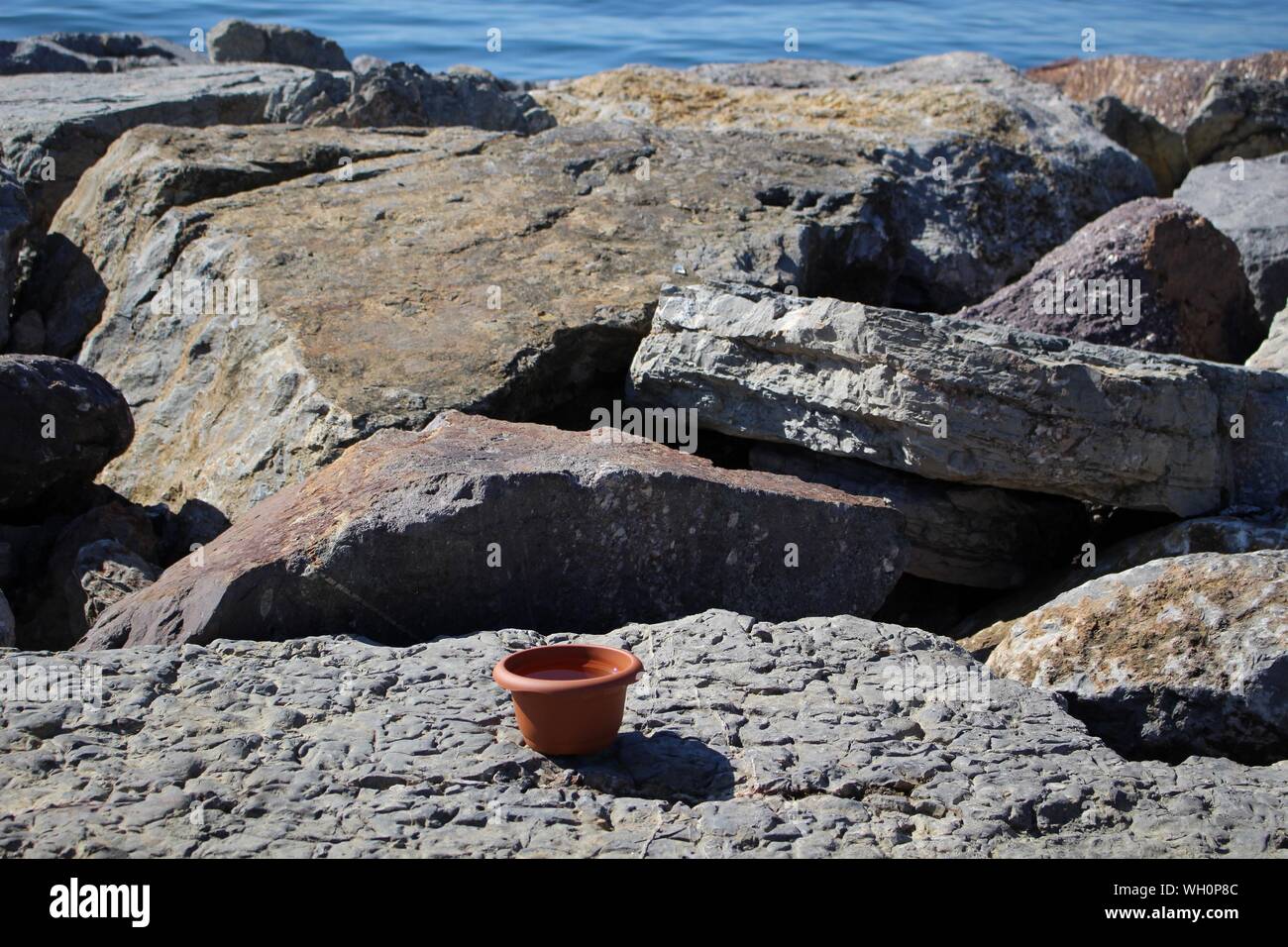 Flower Pot Rocks High Resolution Stock Photography and Images - Alamy