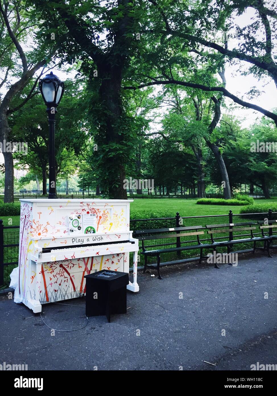 Street Piano High Resolution Stock Photography and Images - Alamy