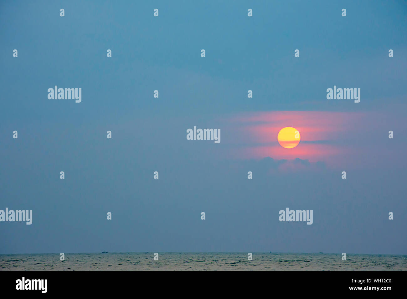 Beautiful sea wave in morning hi-res stock photography and images - Alamy