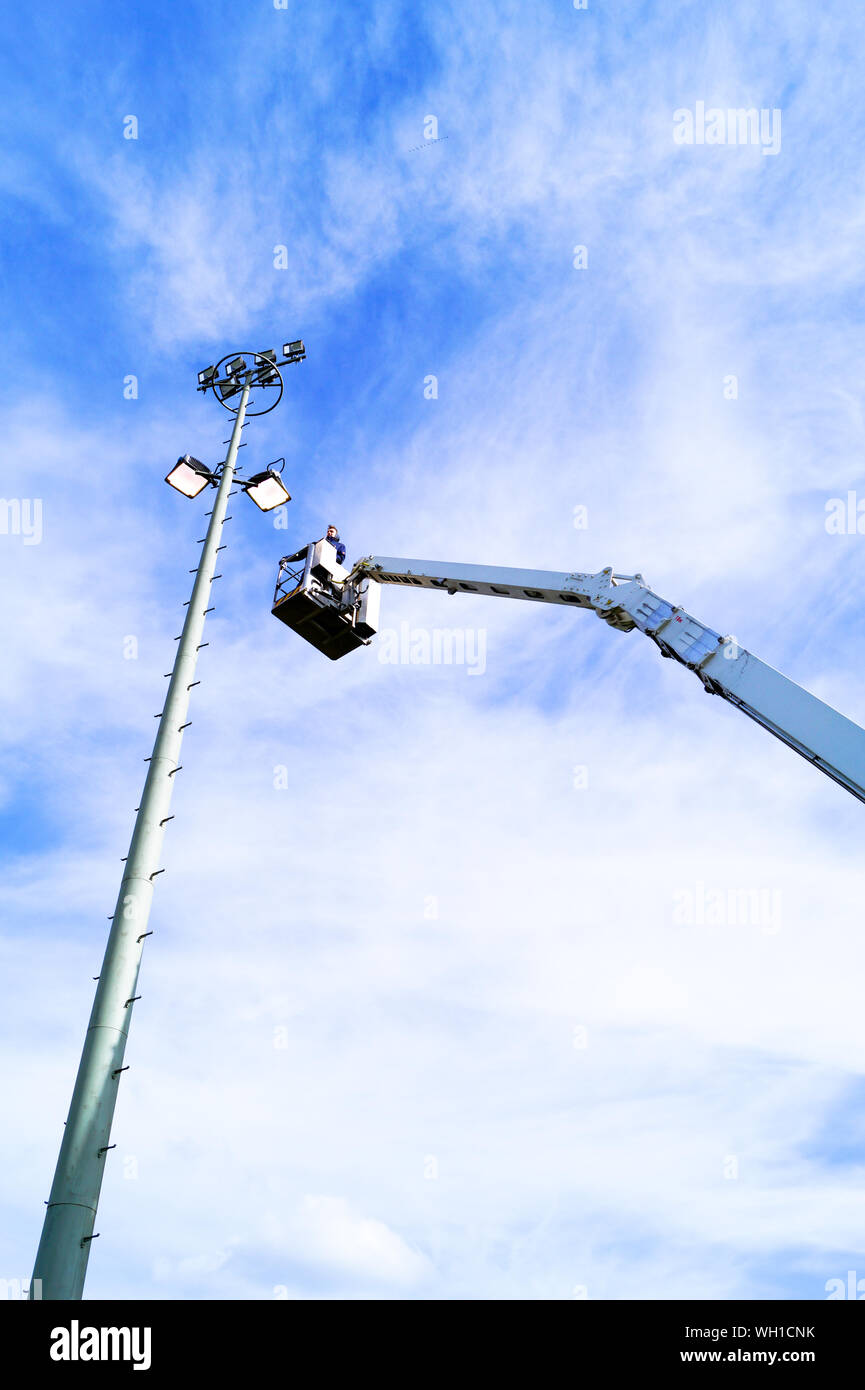 Person on cherry picker hi-res stock photography and images - Alamy