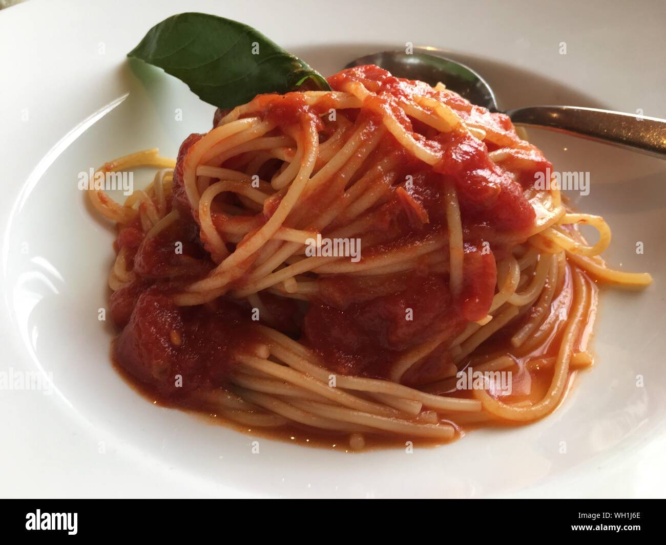 Spaghetti white hi-res stock photography and images - Alamy