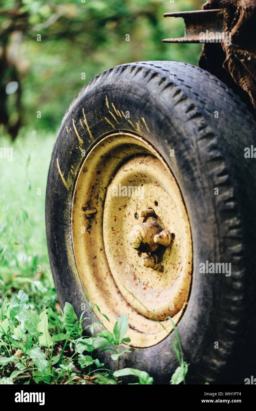 Old tractor wheel hi-res stock photography and images - Alamy