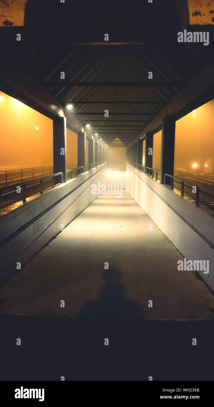 Footpath bridge at night hi-res stock photography and images - Alamy