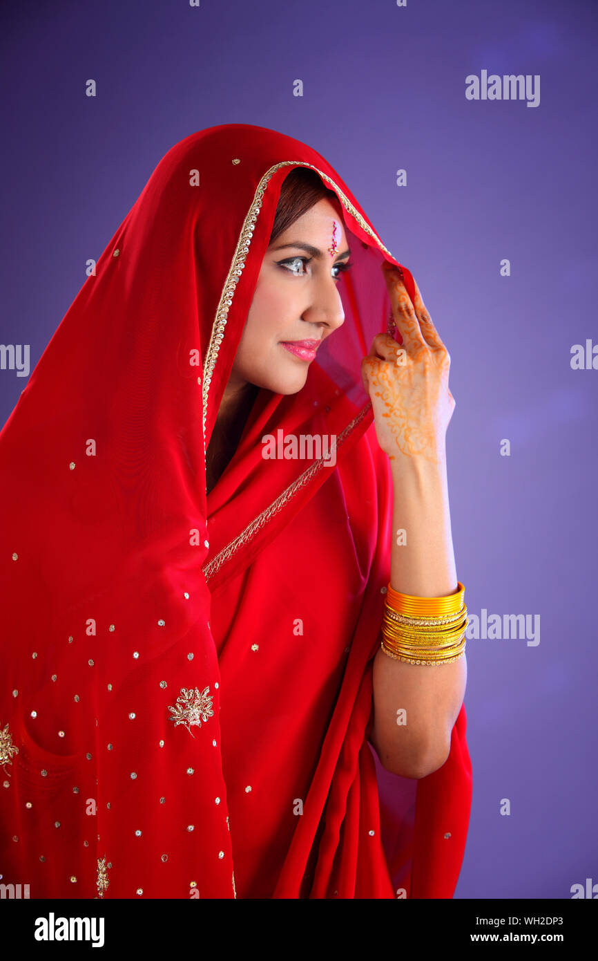 Indian woman veil hi-res stock photography and images - Alamy