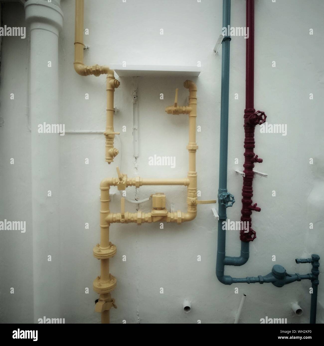 Pipes on side of building High Resolution Stock Photography and Images ...