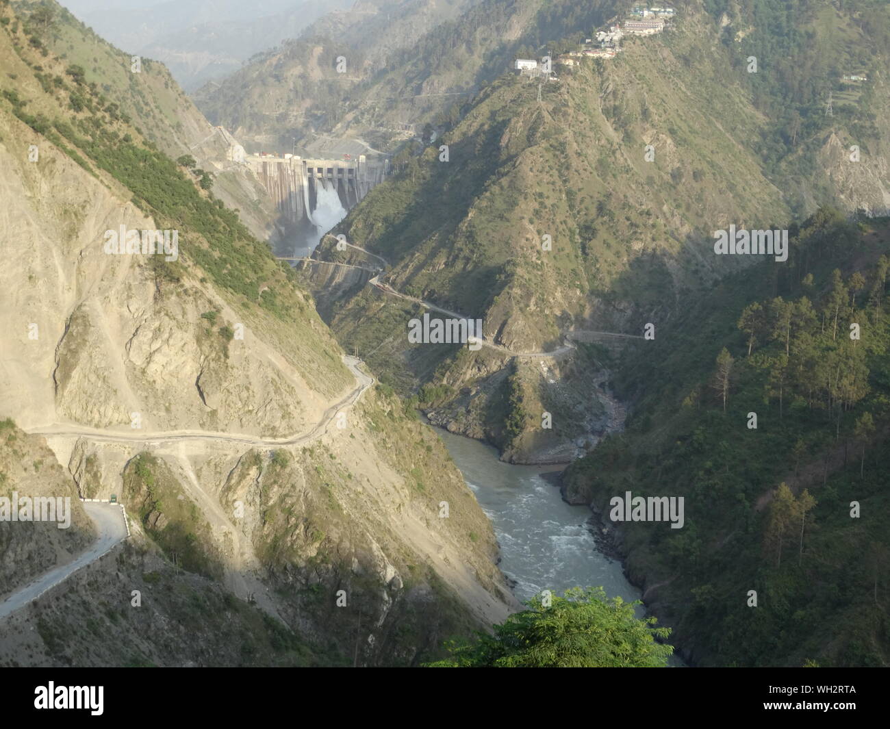Dam in rocky mountains hi-res stock photography and images - Alamy