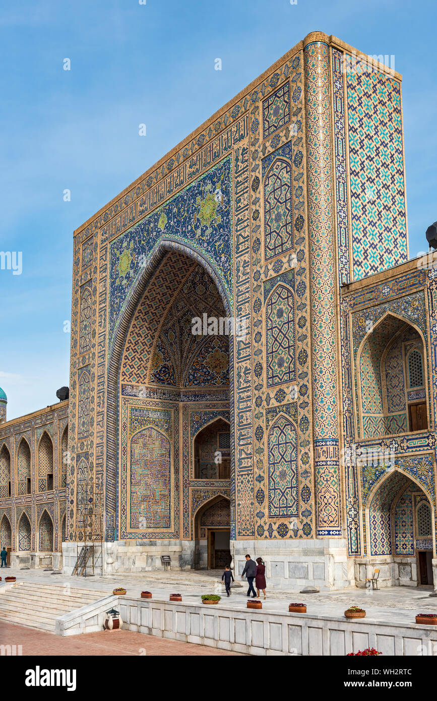 Tilla kari madrasah, registan square hi-res stock photography and ...