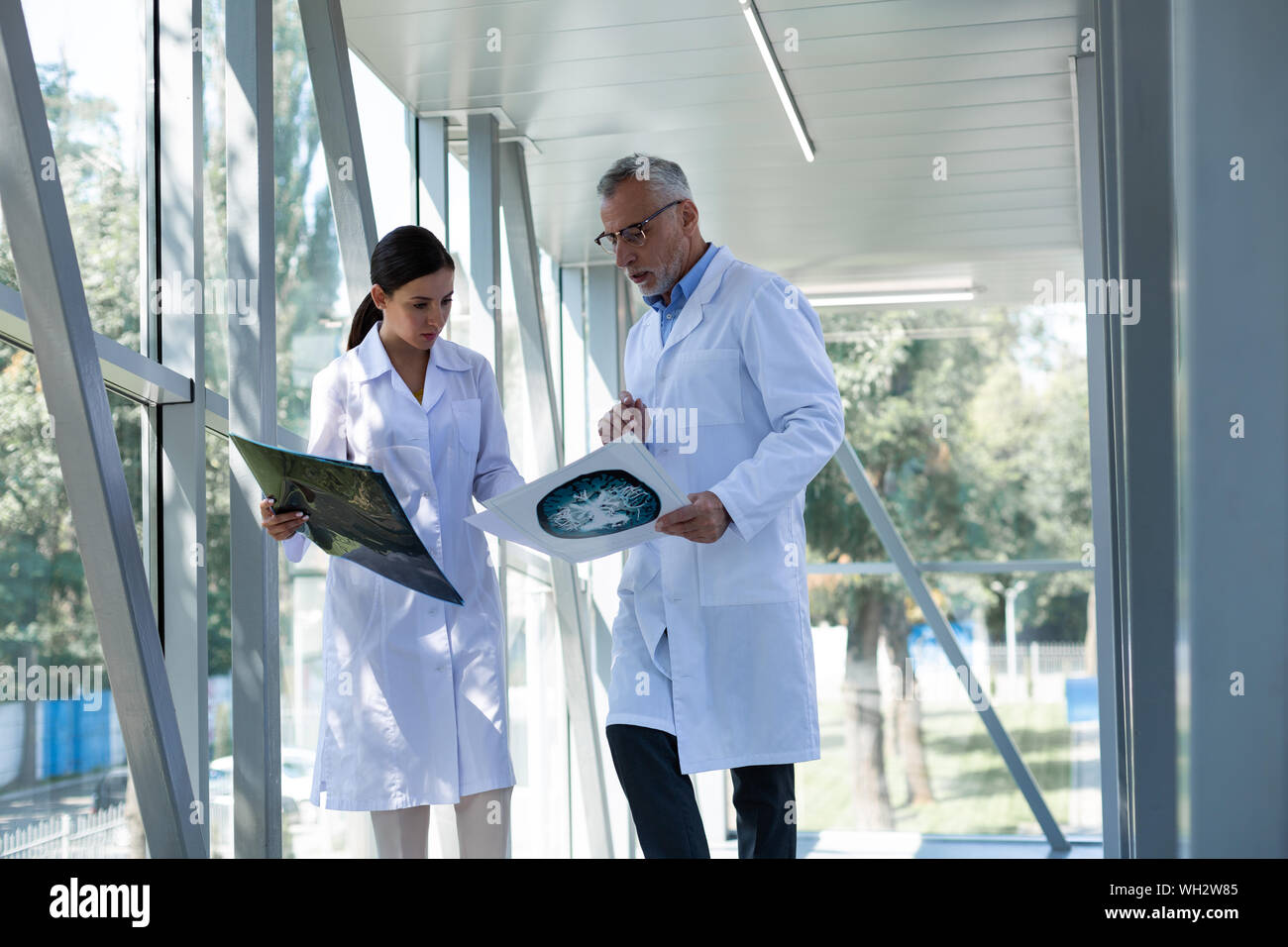 Female professor discussion hi-res stock photography and images - Alamy