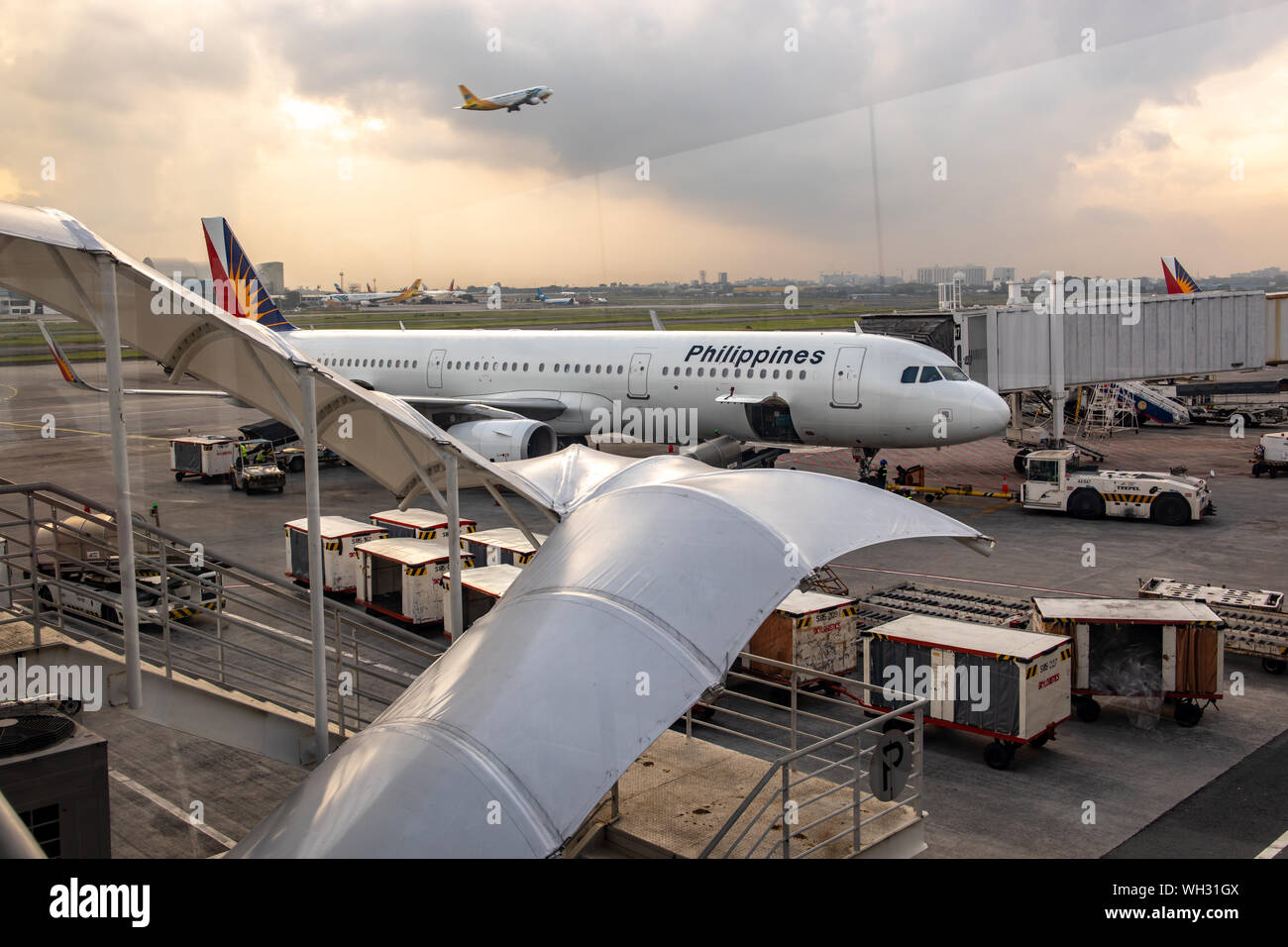 Naia terminal 2 hi-res stock photography and images - Alamy