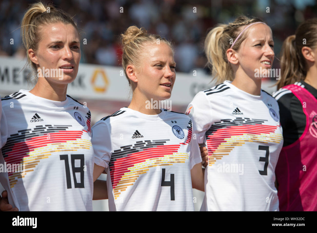 Kassel, Deutschland. 31st Aug, 2019. Fltr Sandra STARKE (D), Leonie ...