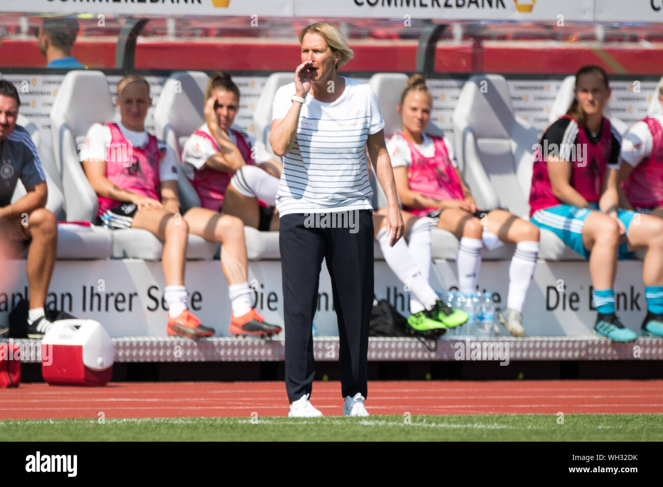 Martina VOSS-TECKLENBURG (coach, coachin, coach, GER) gives instruction ...