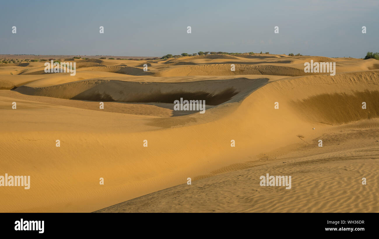 Dunes of Thar Desert. Sam Sand dunes, Rajasthan, India Stock Photo - Alamy