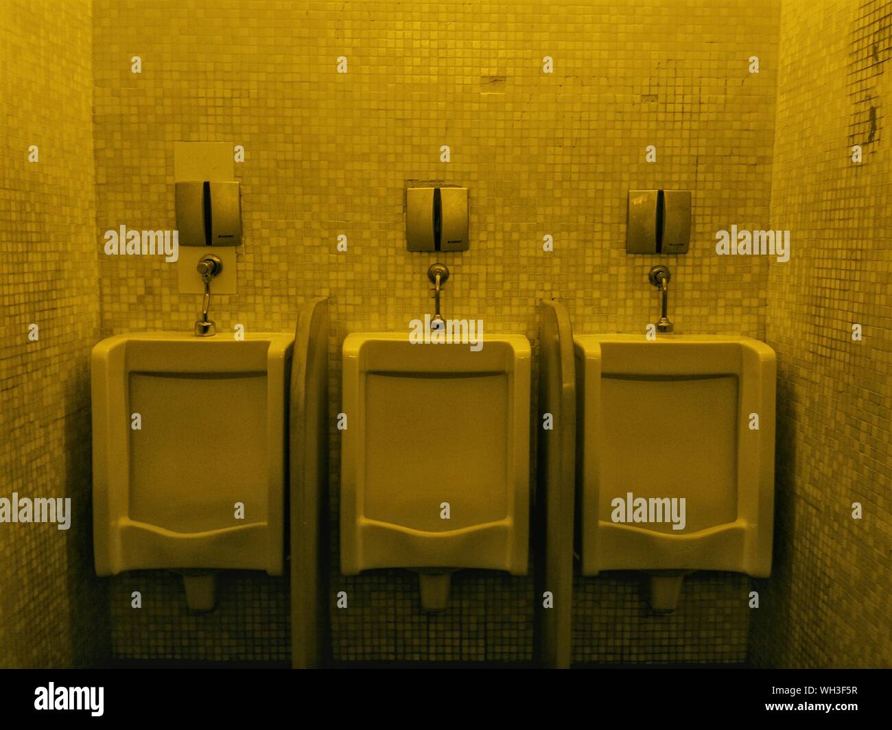Empty public area hi-res stock photography and images - Alamy