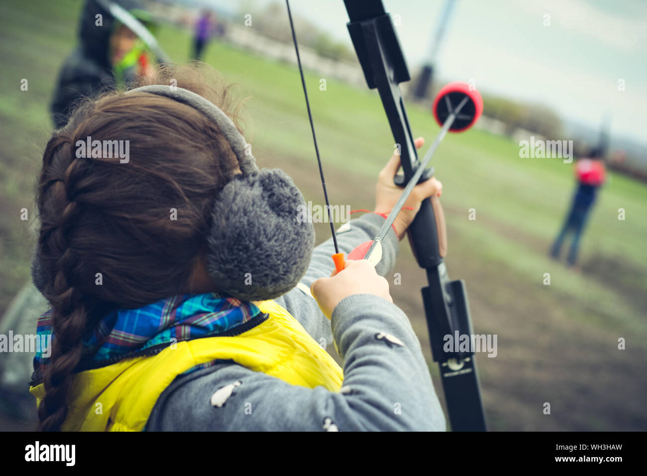 Girl at archery hi-res stock photography and images - Alamy