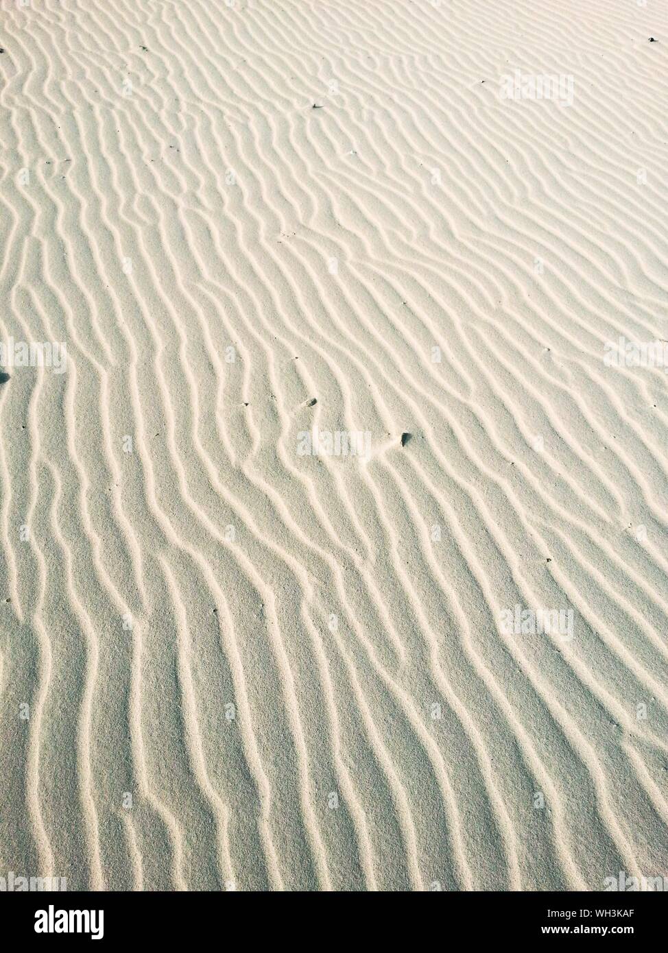 Wave desert hi-res stock photography and images - Alamy