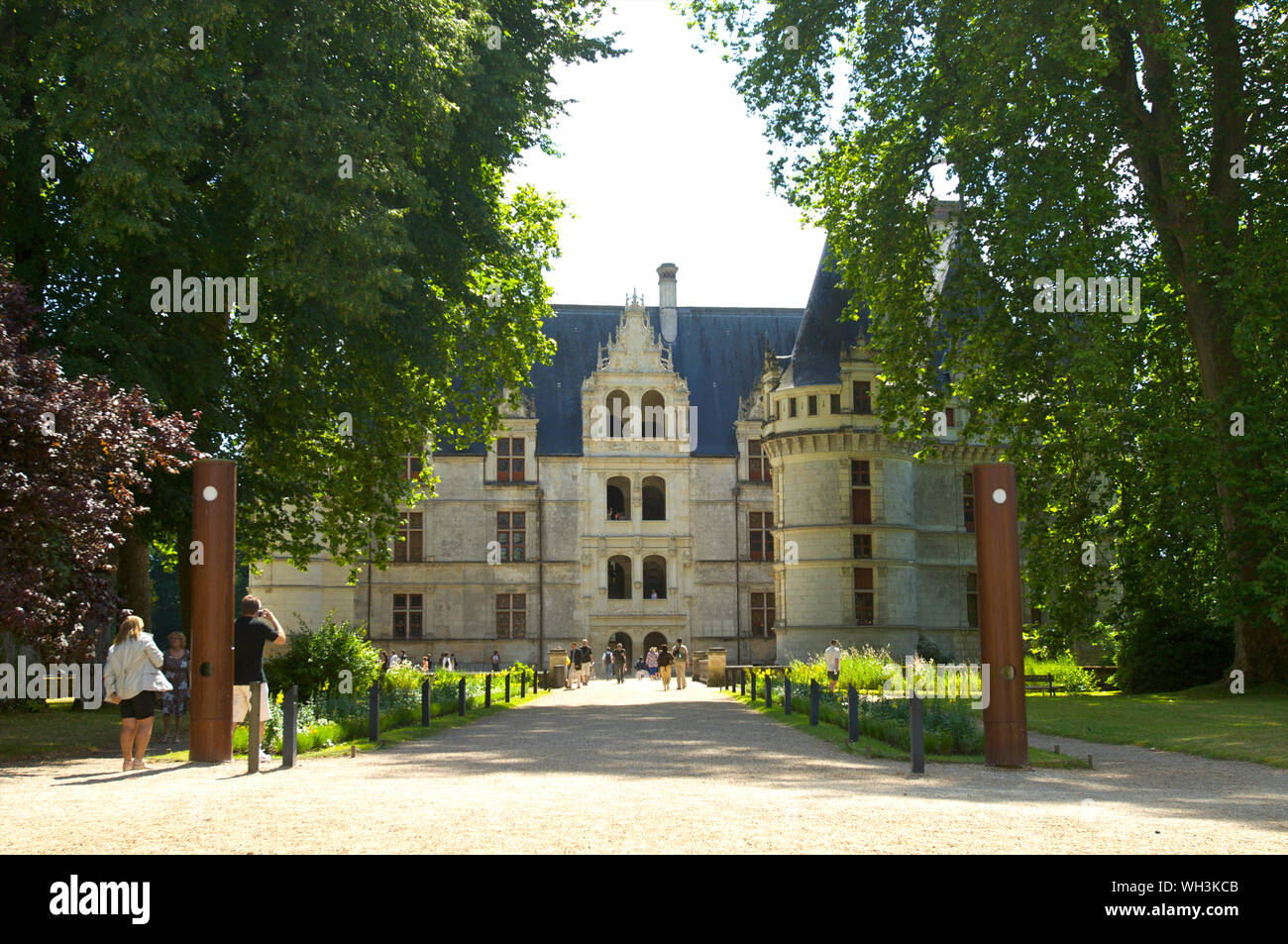 The entrance to castle d'Azay le Rideau build on an island in the Indre ...