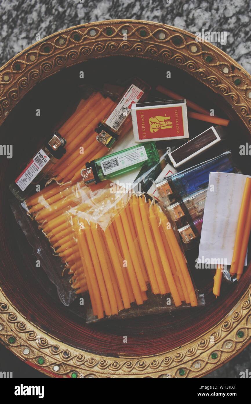 Candle lighter hi-res stock photography and images - Alamy